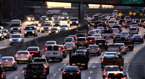 El Principio Ancla En Voz Alta Imagenes De Trafico Vehicular Paso