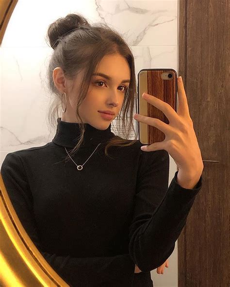 Karimova Elina 엘리나 Elina 4 22 • Instagram写真と動画 写真 モデル 動画