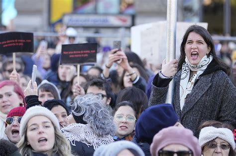 Italians Protest Violence Against Women The Arkansas Democrat Gazette
