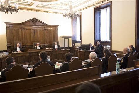Procesan Al Ex Presidente Del Banco Del Vaticano Por Malversación De Fondos
