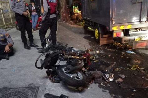 Ngeri 11 Motor Dibakar Saat Bentrok Pecah Di Muntilan Dua Kelompok
