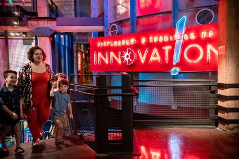 Guided Tour Pittsburgh Past And Present Heinz History Center
