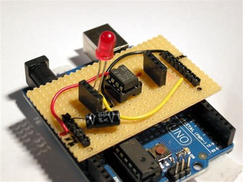 stripboard arduino shield for programming attiny45 and
