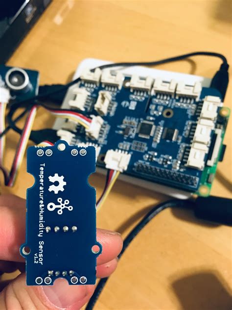 using grovepi with raspberry pi and minifi agents for data