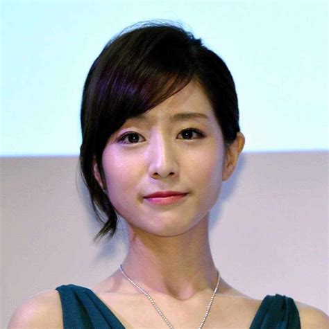 田中みな実 巨乳を両肘で隠した“肘ブラ”ヌードを釈明 芸能 デイリースポーツ Online