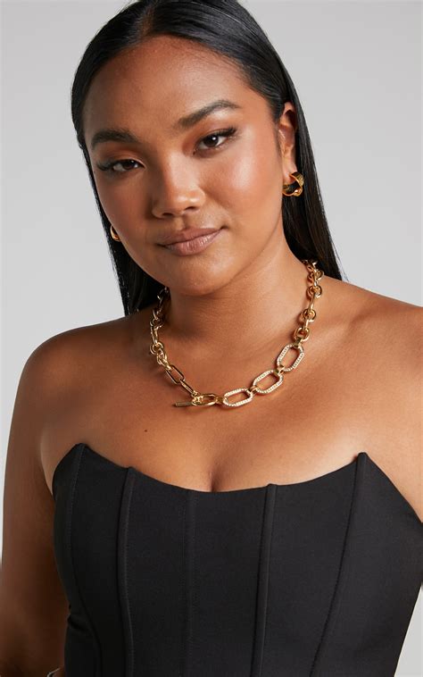 Herminia Mixed Chain Necklace In Gold Showpo
