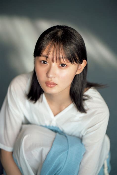（写真）乃木坂46・遠藤さくら、センチメンタルなロンググラビア 「b L T 」表紙登場 エンタメ ニュース ｜クランクイン！