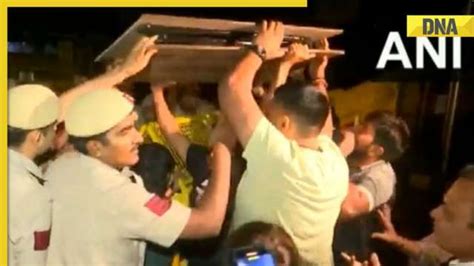 Watch Scuffle Breaks Out Between Police Protesting Wrestlers At Delhi