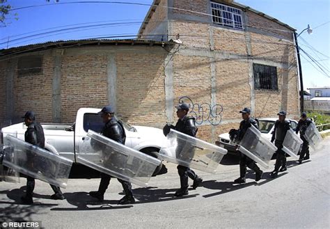 Mexico Sends Troops To Stem Violence After Record Murders Daily Mail