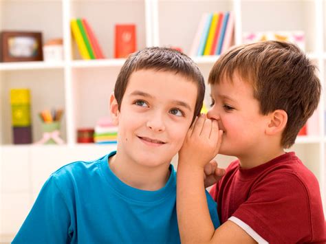 سوالات جنسی بچه‌ها را چگونه و چه زمانی پاسخ دهیم؟