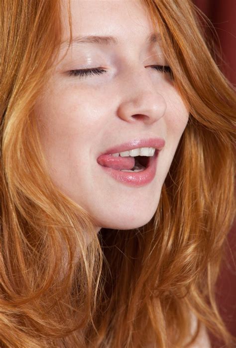 Dariya A Sexy Redhead Erdbeerblond Rotes Haar Blond