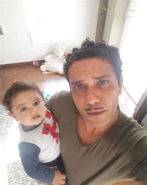 آسر ياسين ينشر أول صورة لابنه الأصغر ويحتفل مع بعيد الهالوين شاهد