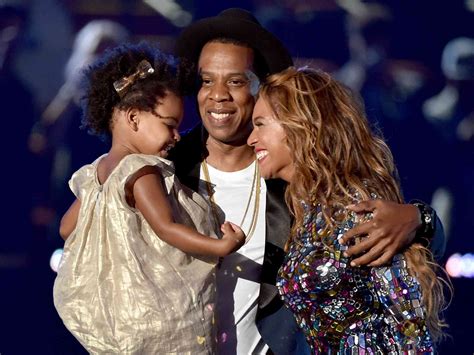 Jay Z Brings Daughter Blue Ivy Onstage To Accept Dr Dre Global Impact