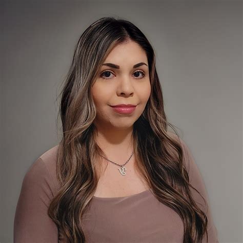 Yurixy Lozano Portland Tx Real Estate Team Member Associate Re Max