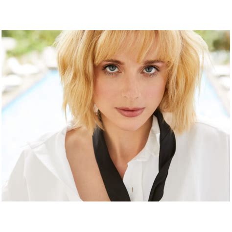 Erica Rhodes [profiles] • Instagram Twitter Tiktok Foller