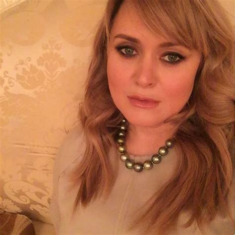 42 летняя Анна Михалкова показала утреннее селфи без макияжа