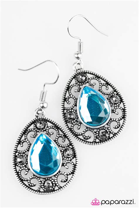 Paparazzi Queen Monarch Blue Earrings