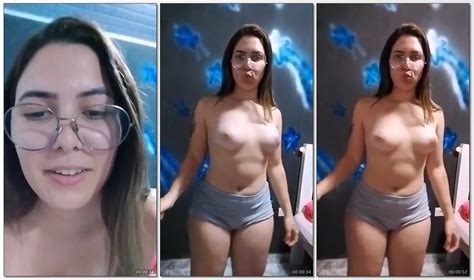 Gordinha Sem Vergonha Mostrando Os Peitos Naturais Durinhos Cnn Amador