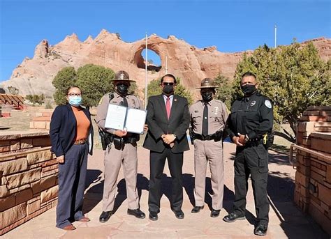 Nation Recognizes Navajo Police Officer Navajo Hopi Observer Navajo