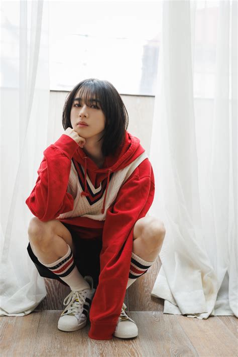 【世古口凌】1st写真集 戀紫。人に直接気持ちを伝えるような“古き良き戀”がいい Fast