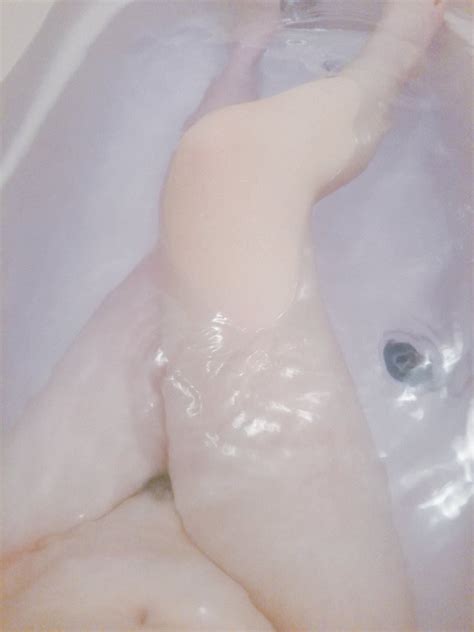 真面目そうな18歳現役jkがeカップ爆乳おっぱい晒した全裸自撮り みんくちゃんねる