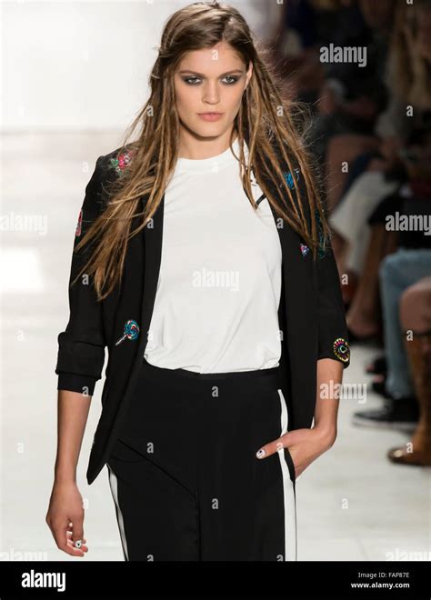 New York Ny September 11 2015 Rebekah Underhill Walks The Runway