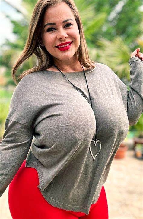 Pin By Diamante💎 Black On Bella Bodhy Top Heavy Women Curvy Women