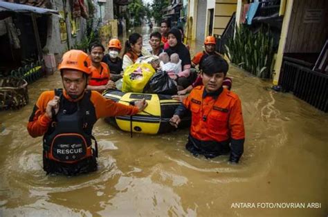 Peringatan Dini Cuaca Besok 16 1 Hujan Deras Provinsi Ini Berstatus