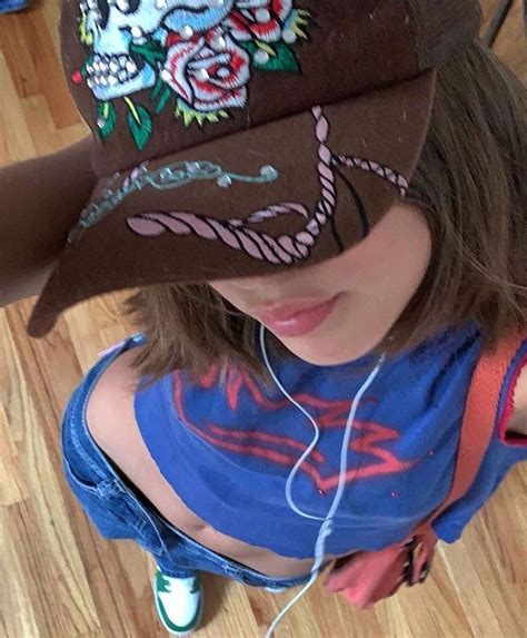 Streetwear On Instagram “my Mind Finds Wired Earphones Kinda Aesthetic