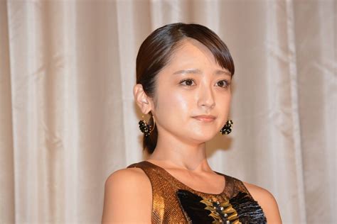 安達祐実、激しい濡れ場でなめられまくる？“ねっとり”のはずがアクロバティックに！ シネマトゥデイ