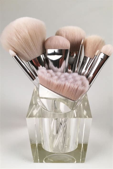 Why Everyones Losing Their Minds Over These Makeup Brushes Make Up