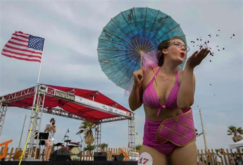 Bathing Beauties Show Off Retro Pinup Swimwear In The 2017 Galveston