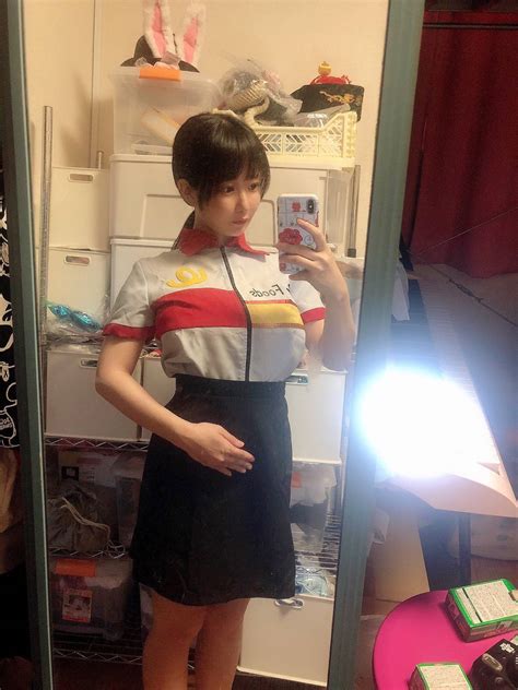 【画像】巨乳jk店員が店内で乳晒し 色イロ情報局