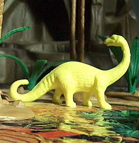 ajax tootsietoy brontosaurus dinosaur yellow 4 29 21