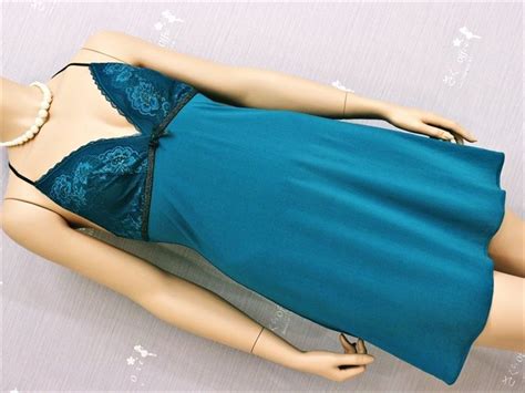 【目立った傷や汚れなし】ca1 383＃ トリンプ アモスタイル Nbf Amst1239 背中魅せ スゴ伸び ホリデーコレクションスリップ