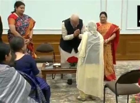 International Womens Day Live Updates Pm Modi Interacts With Nari