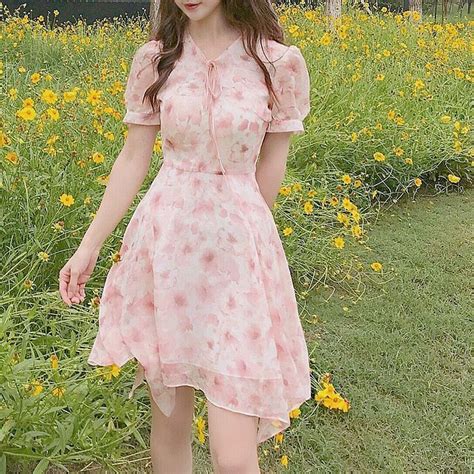 Pin De Mieseyo En Outlooks Ootd Ropa De Vestir Mujer Ropa Hermosa