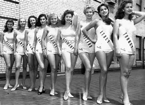 1956 Türkiye Güzeli Can Uysaloğlu Girls Swimsuit Beauty Pageant Pageant