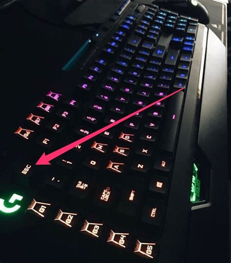how to exit full screen mode on a windows 10 computer