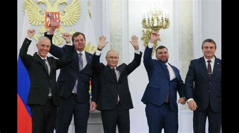 Putin Signs Treaties Annexing Ukrainian Regions