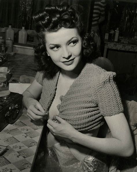 Ginny Simms Yvonne De Carlo Buxom Beauties Classic Beauty