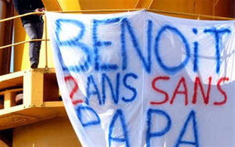 Nantes Un Père De Famille Désespéré Retranché Au Sommet Dune Grue