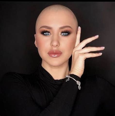 Pin By David Connelly On Bald Women Striking A Pose 02 In 2021 Bald