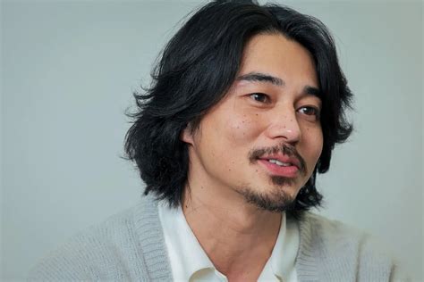 【東出昌大 実録インタビュー①】東出の現在。都会生活から完全脱却し、山の暮らしに定着した俳優が考える、“社会の本質”とは？｜趣味・生活