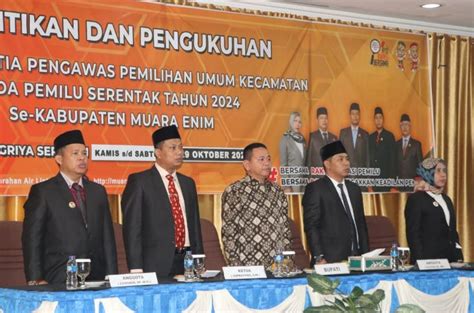 Pj Bupati Hadiri Pelantikan 66 Panwascam Suara Pemerintah