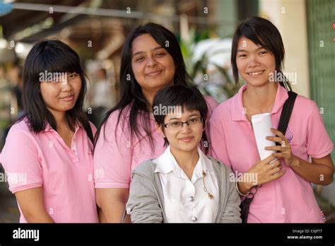 Filles Thaïlandaises Banque De Photographies Et Dimages à Haute