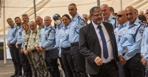 בן גביר דרש להשעות שוטרים שנהגו באלימות במירון שבתאי עדכן את היועמשית