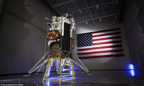 Elon Musks Spacex Launches First Us Moon Lander Mission Since 1972