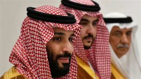 الملك سلمان يعيد تشكيل مجلس الوزراء ويعين ولي العهد محمد بن سلمان رئيسا