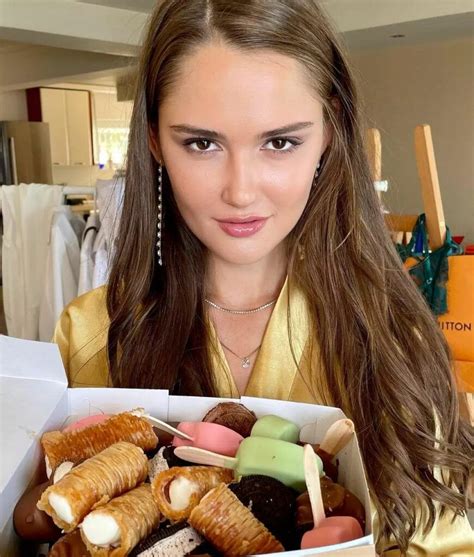 Sonya Blaze Is 24 Years Old And Was Born On June 8 1999 In Russia She